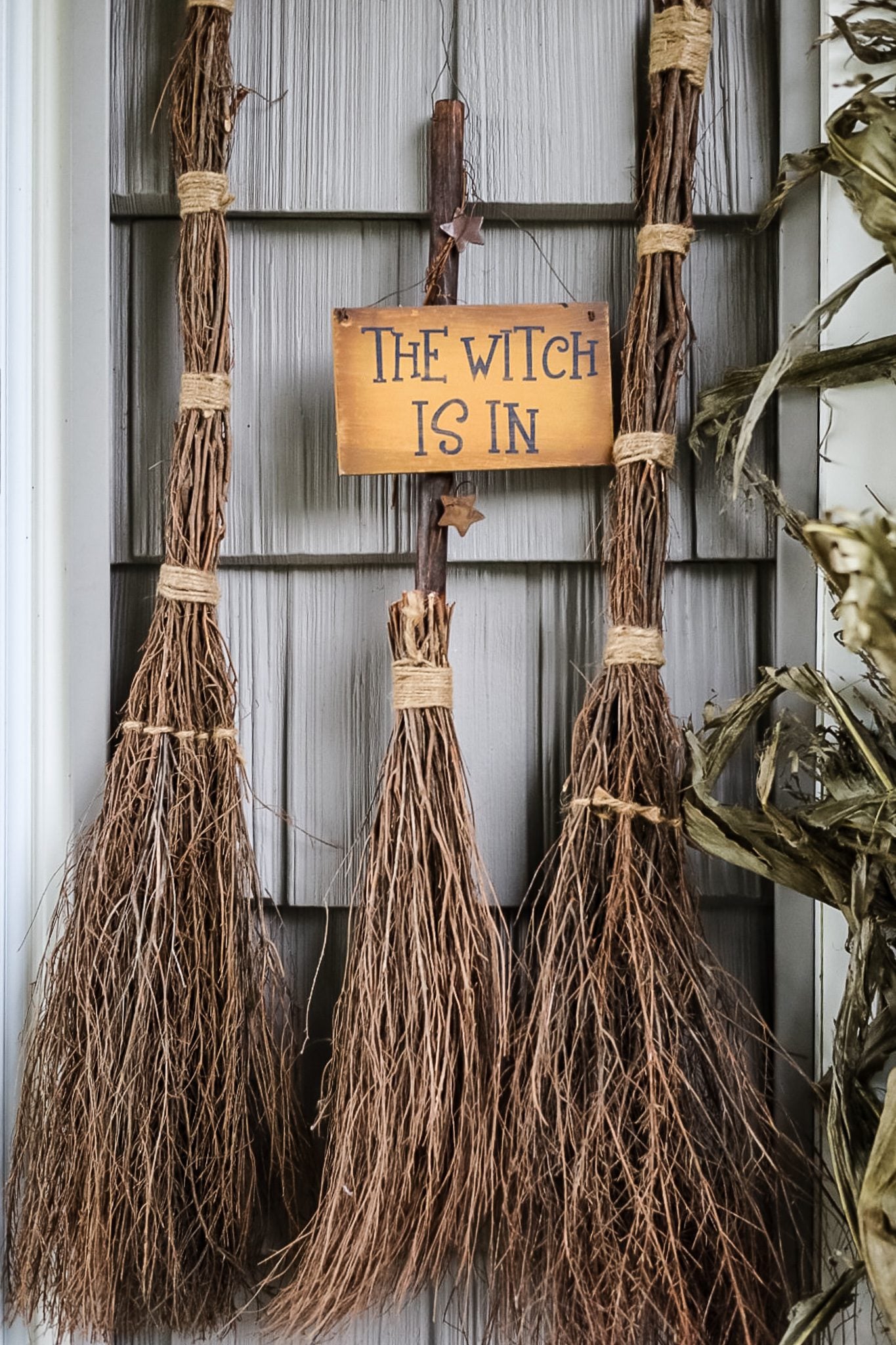 Small Front Porch Fall Decor: Charming Ideas for Autumn - Cottage On ...