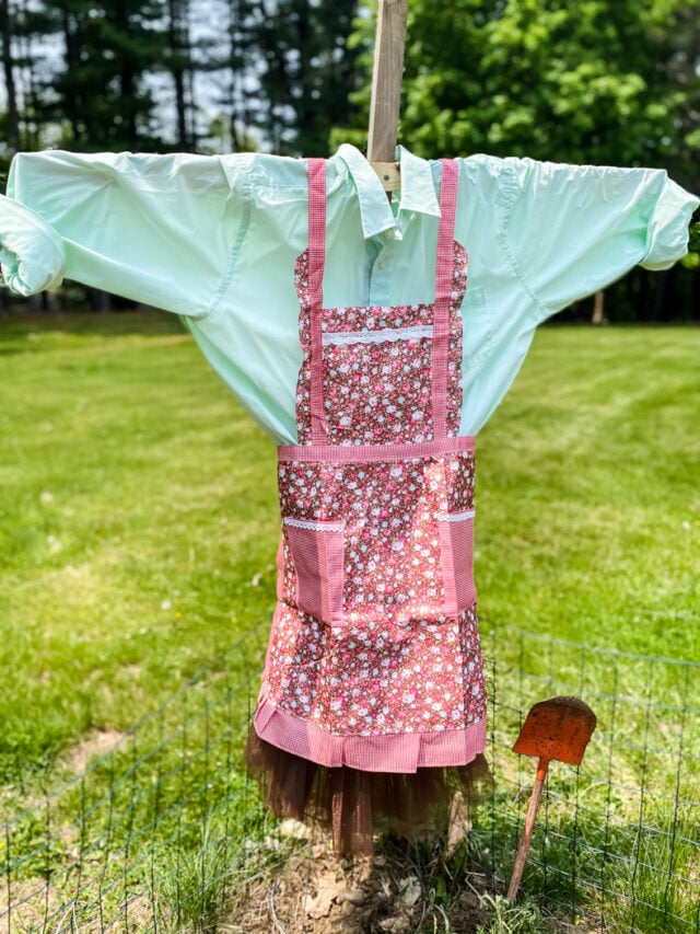 DIY Garden Girl Scarecrow – A Cottage Garden Favorite - Cottage On ...
