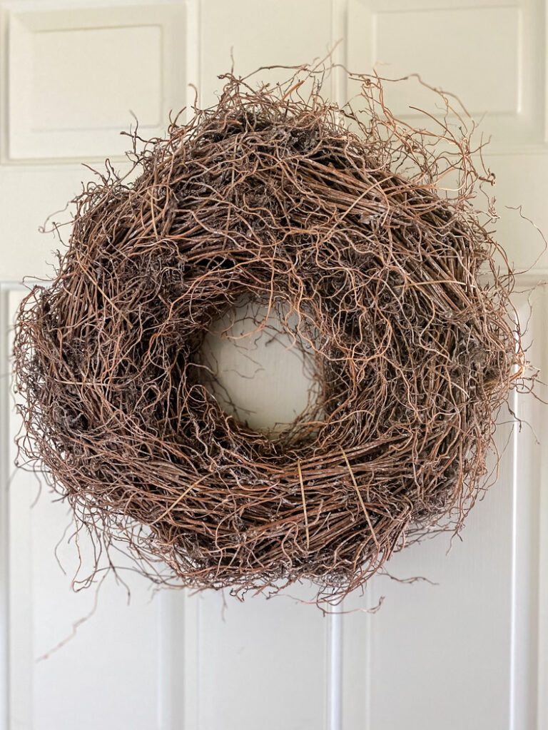 Garden Witch Porch Decor: A Bewitchingly Beautiful Halloween Look ...
