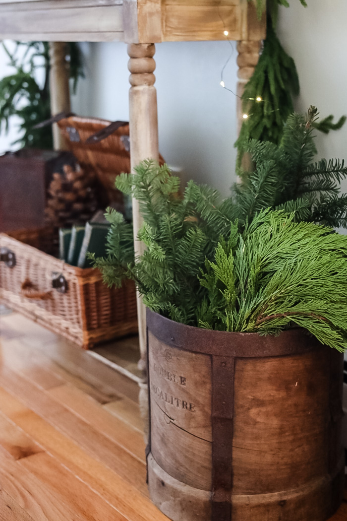 How to Decorate Your Home for the Holidays on a Budget: Tips and Tricks ...