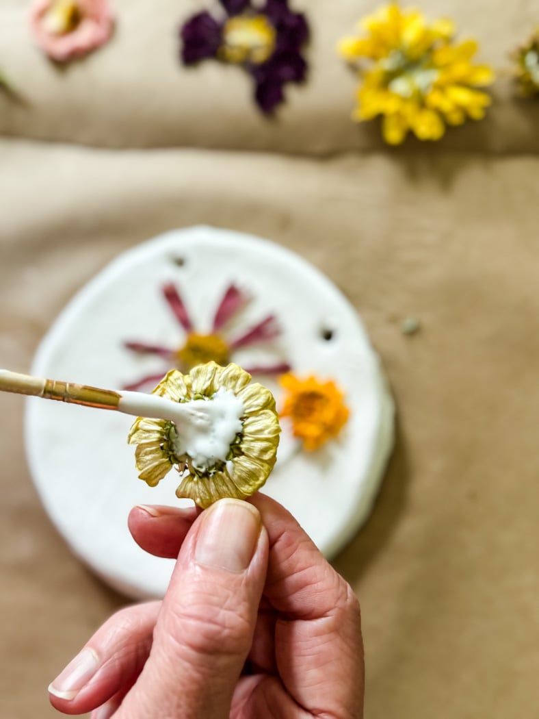 From Garden to Art: Craft Your Own Pressed Flower Clay Decor - Cottage ...