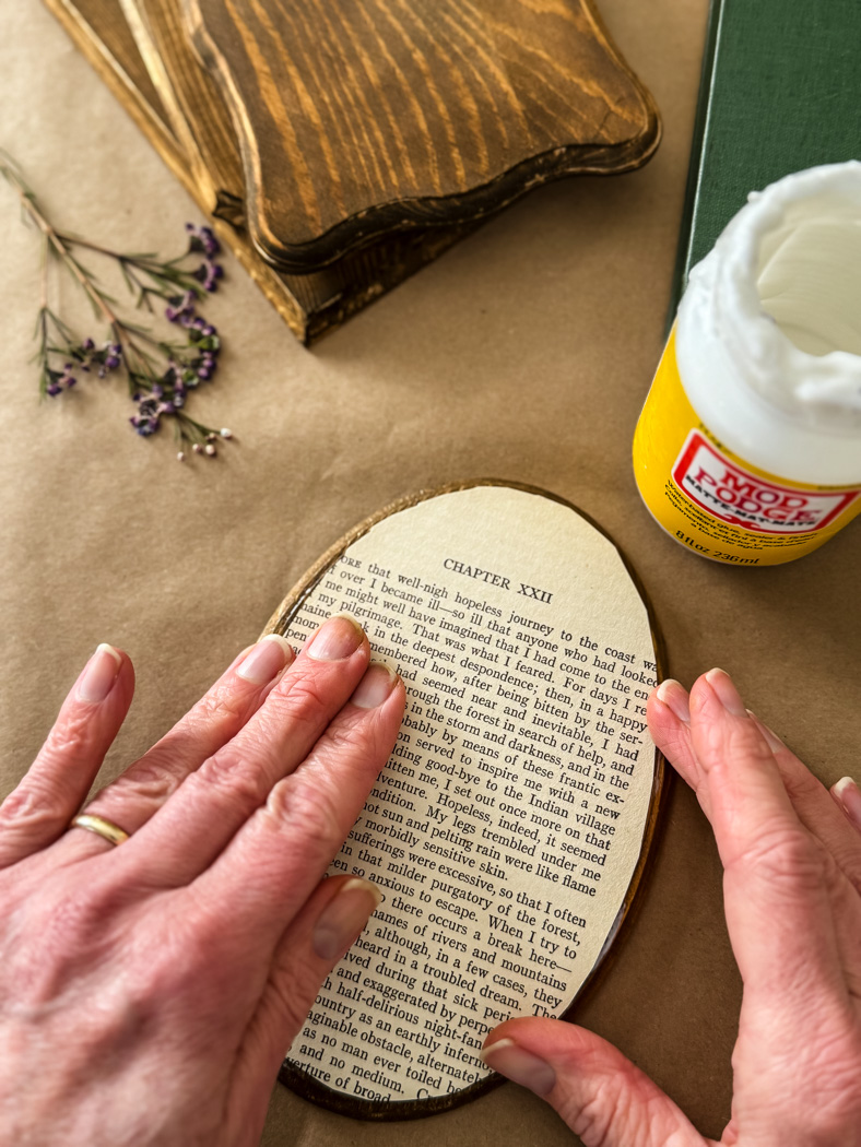 Vintage Vibes: Crafting Decoupage Plaques with Pressed Flowers ...