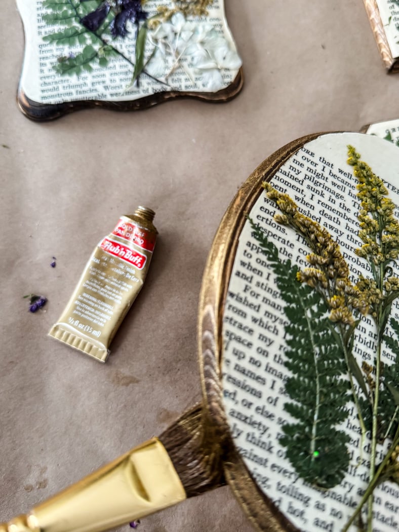 Vintage Vibes: Crafting Decoupage Plaques with Pressed Flowers ...