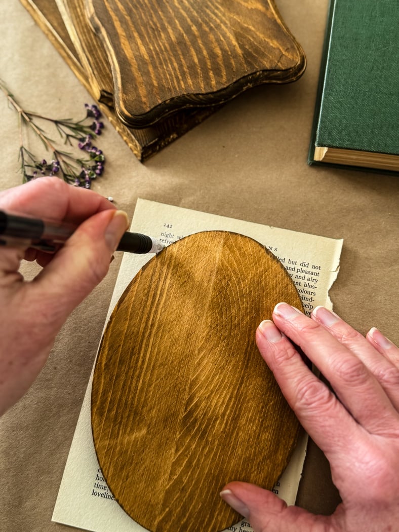 Vintage Vibes: Crafting Decoupage Plaques with Pressed Flowers ...