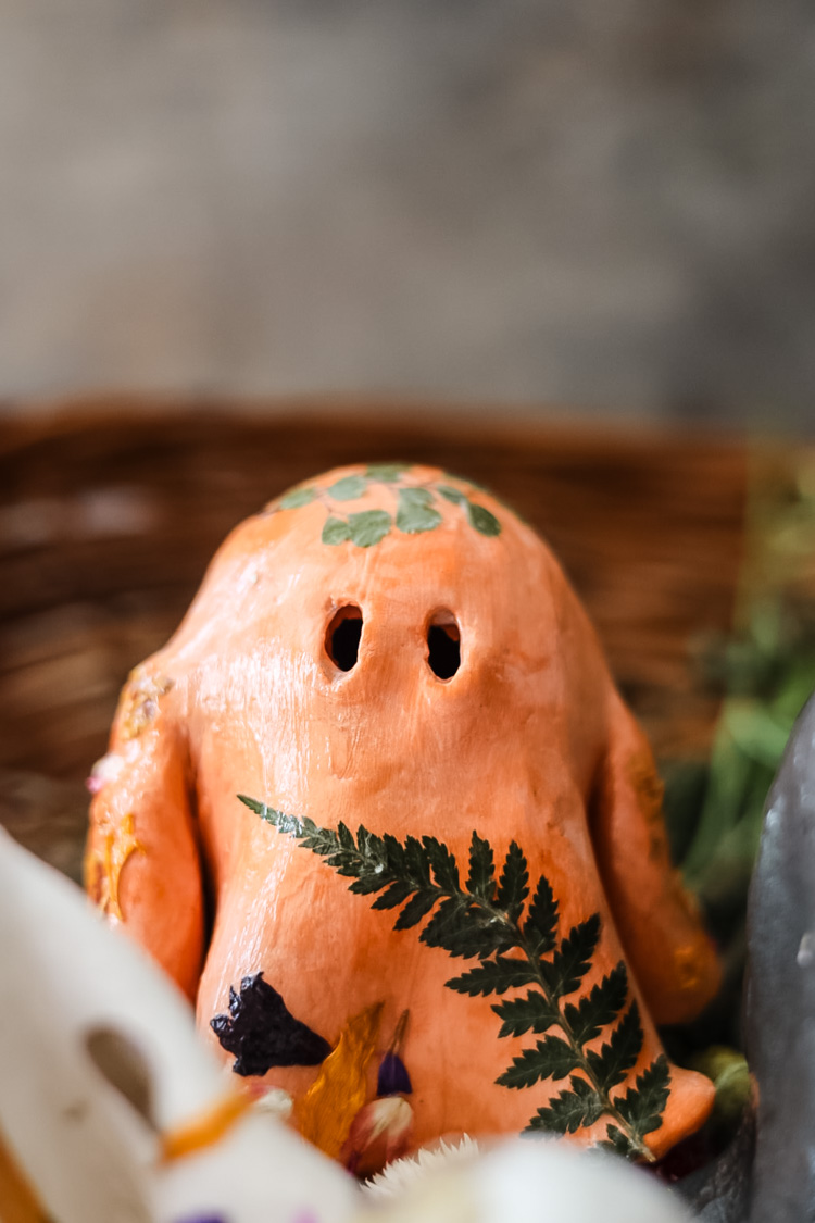 Clay Ghosts: A Charming Dried Flower DIY for Fall - Cottage On Bunker Hill