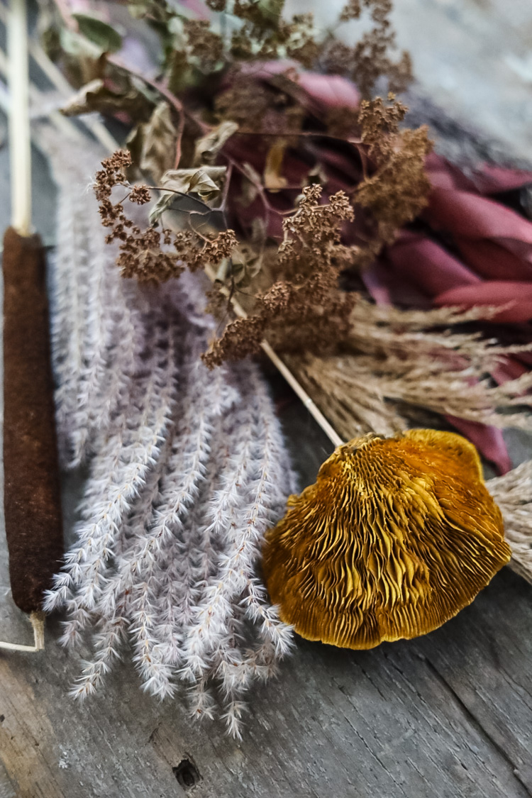 How to Make a Stunning Dried Fall Arrangement Using What You Have ...