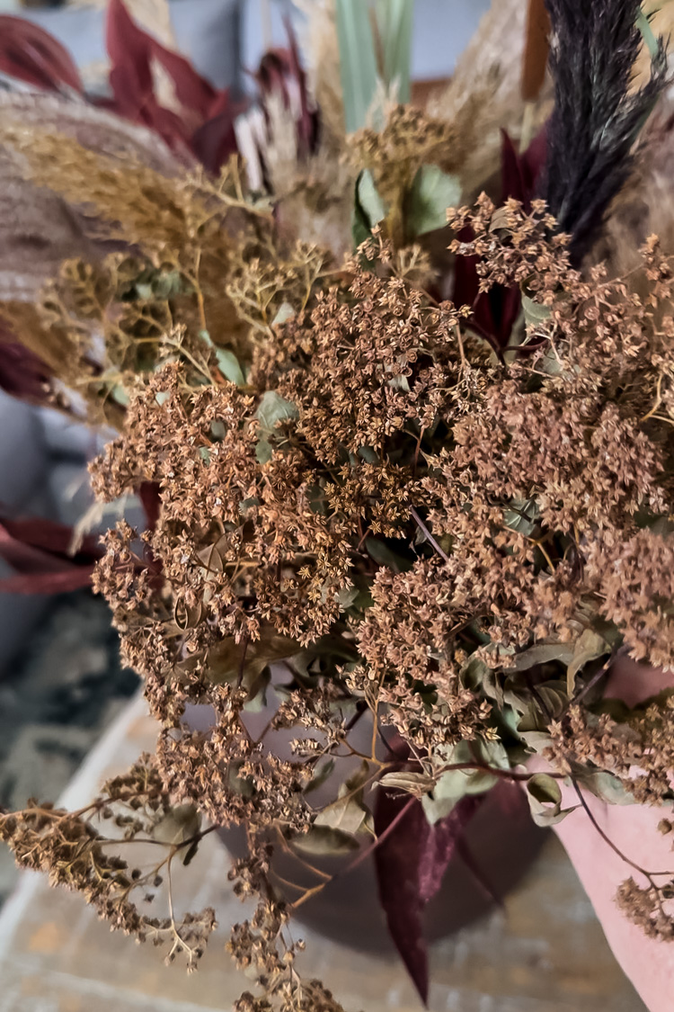 How to Make a Stunning Dried Fall Arrangement Using What You Have ...